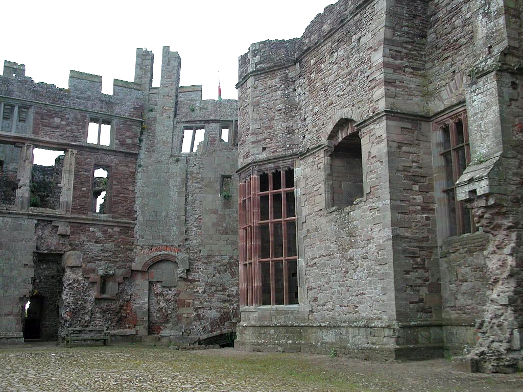 A Virtual Tour of Raglan Castle